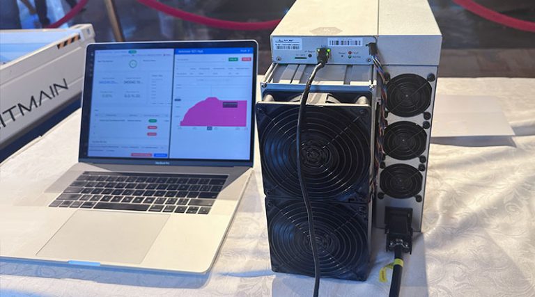 Bitmain Antminer S21 200T Bitcoin Miner - Apexto Mining